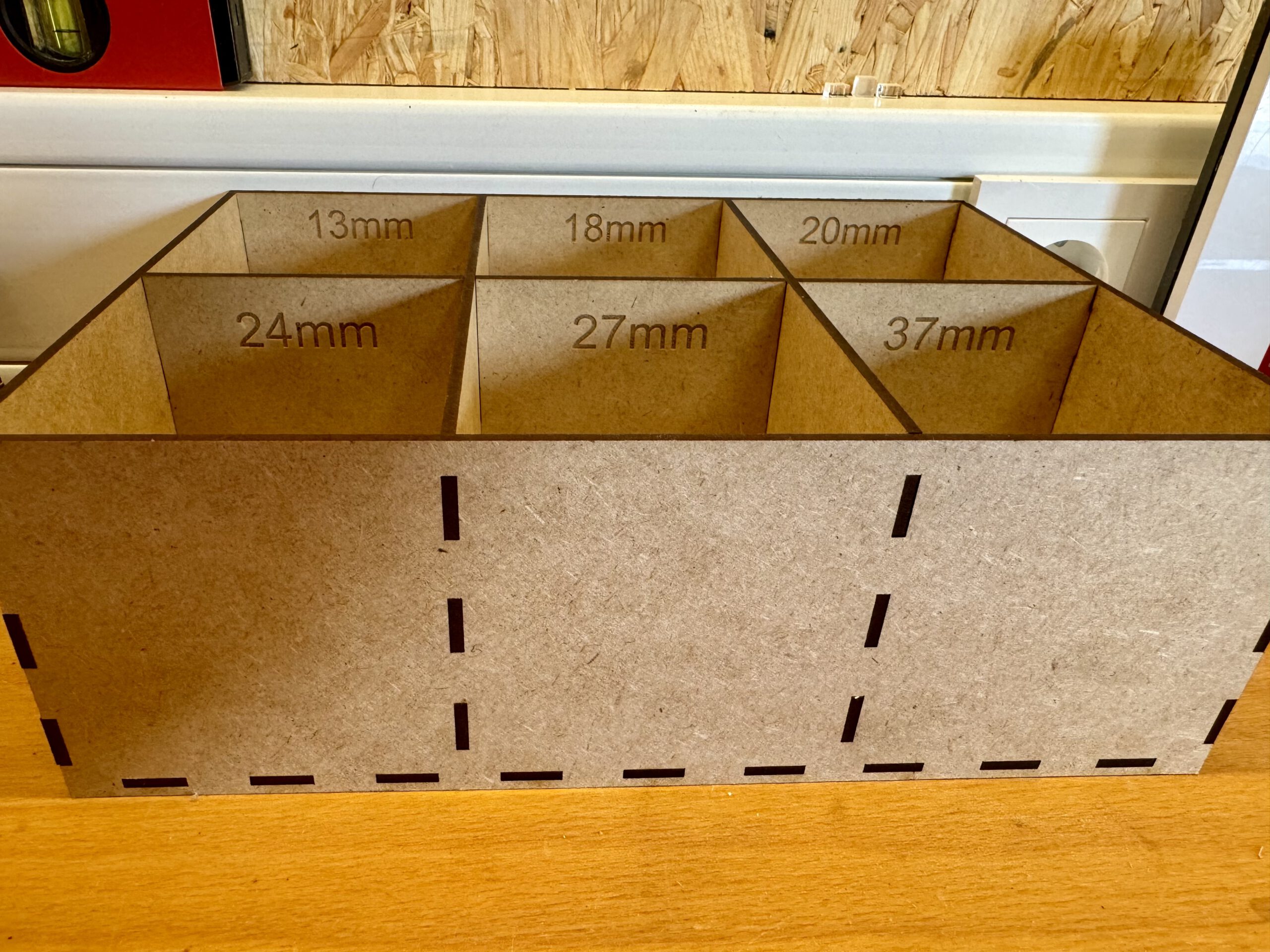 Lasercut Project - Build a Wooden Box with Boxes.py - laser-crafting