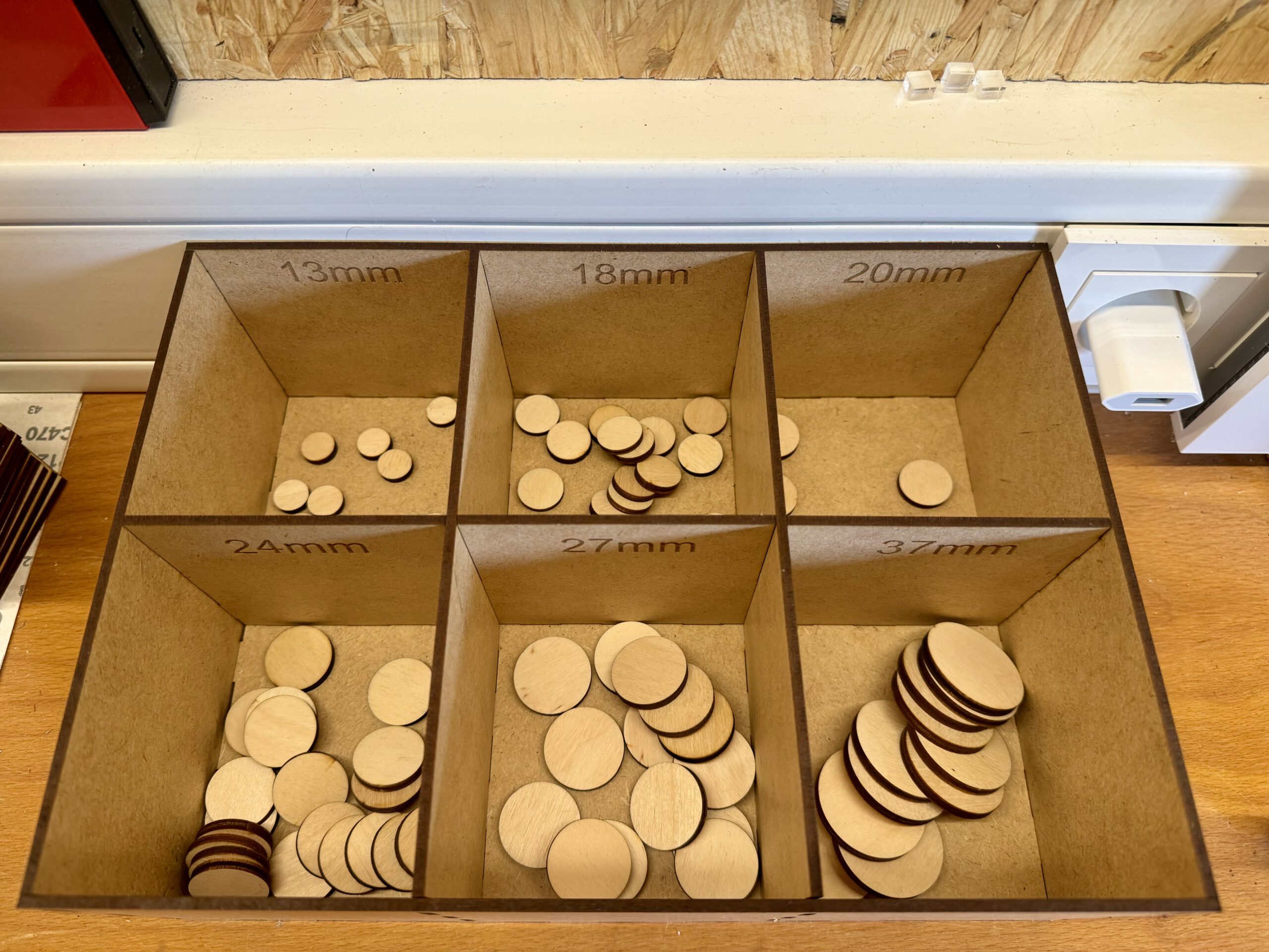 Lasercut Project - Build a Wooden Box with Boxes.py - laser-crafting